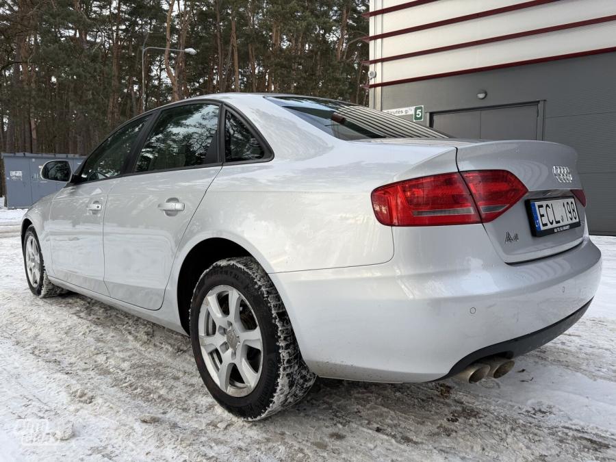 Pelēks Audi A4 2008 Alīta, ar dzinēja tilpumu 2.00 L un nobraukumu 344 tūkst. km par 4650 €, foto 7 vietnē AUTOMOTO.COM.LV