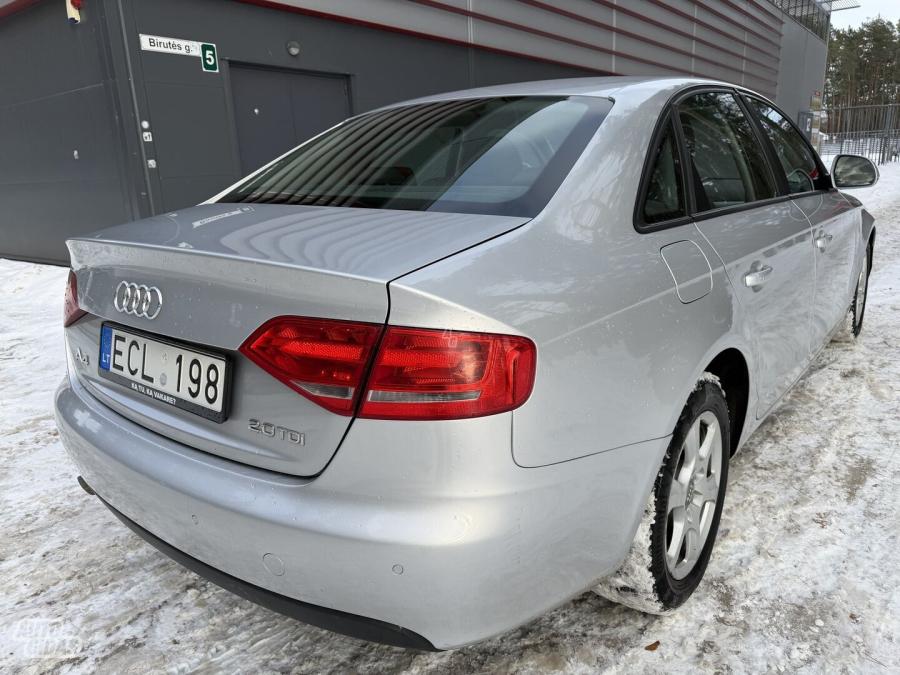 Pelēks Audi A4 2008 Alīta, ar dzinēja tilpumu 2.00 L un nobraukumu 344 tūkst. km par 4650 €, foto 14 vietnē AUTOMOTO.COM.LV