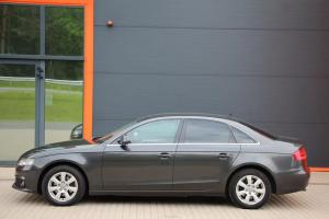 Pelēks Audi A4 2008 Mārupe, ar dzinēja tilpumu 2.70 L un nobraukumu 380 tūkst. km par 4150 €, foto 9 vietnē AUTOMOTO.COM.LV