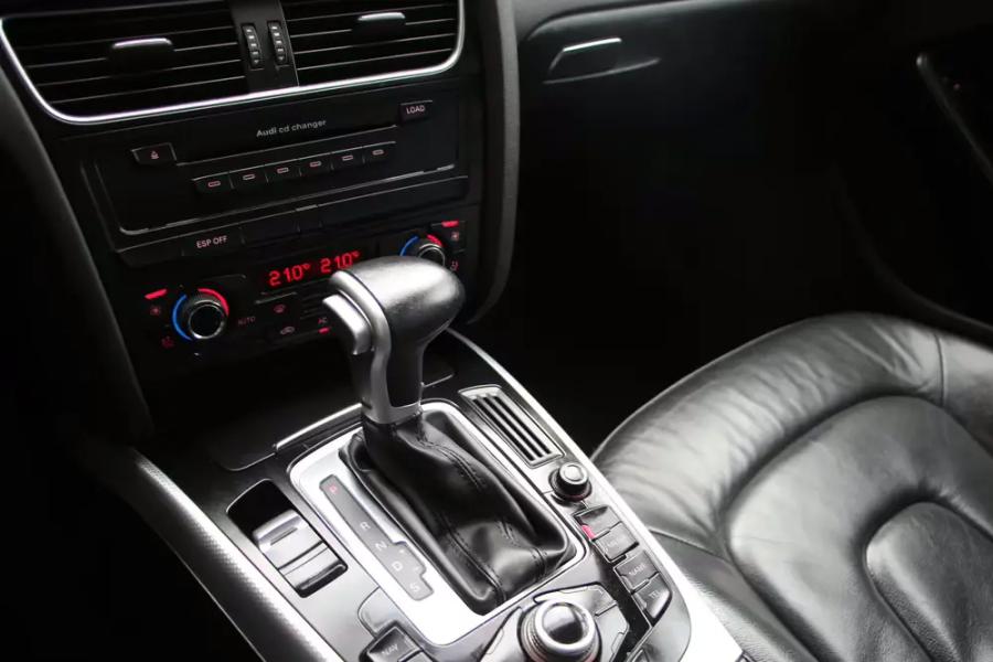 Pelēks Audi A4 2008 Mārupe, ar dzinēja tilpumu 2.70 L un nobraukumu 380 tūkst. km par 4150 €, foto 13 vietnē AUTOMOTO.COM.LV