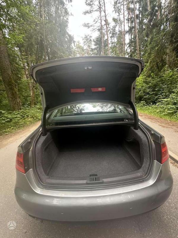 Grey Audi A4 2008 in Ukmerge, with an engine capacity of 1.79 L and mileage of 250 thousand km for 4200 €, photo 8 on AUTOMOTO.COM.LV