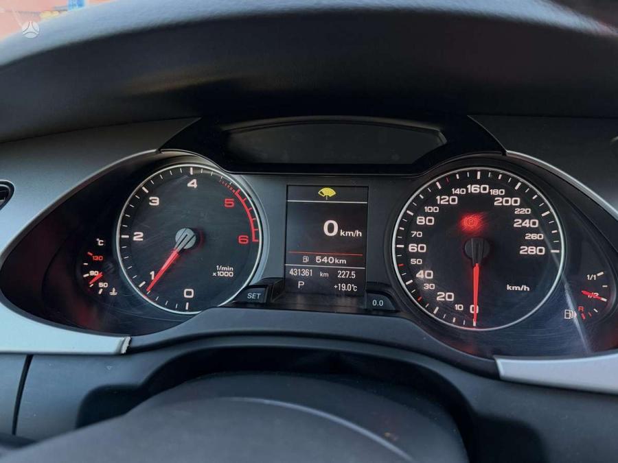 Grey Audi A4 2008 in Kaunas, with an engine capacity of 1.97 L and mileage of 431 thousand km for 3700 €, photo 13 on AUTOMOTO.COM.LV
