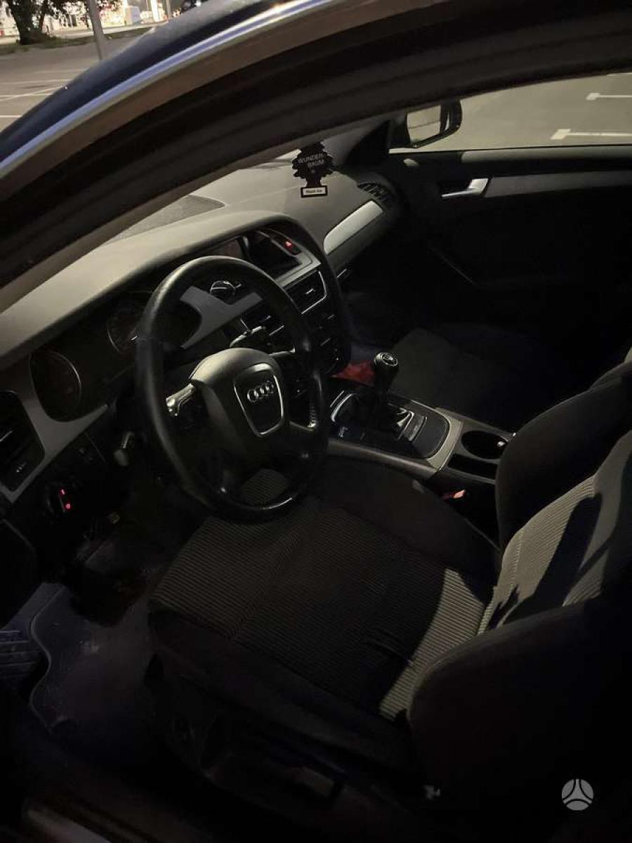 Pelēks Audi A4 2008 Šauļi, ar dzinēja tilpumu 1.97 L un nobraukumu 332 tūkst. km par 4500 €, foto 8 vietnē AUTOMOTO.COM.LV