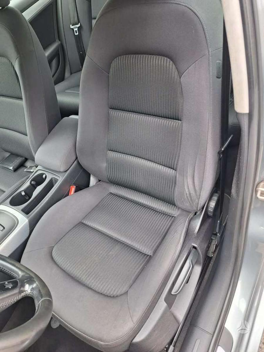 Pelēks Audi A4 2008 Marijampole, ar dzinēja tilpumu 1.97 L un nobraukumu 246 tūkst. km par 3900 €, foto 16 vietnē AUTOMOTO.COM.LV