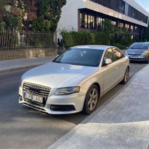Pelēks Audi A4 2008 Viļņa, ar dzinēja tilpumu 2.70 L un nobraukumu 353 tūkst. km par 1400 €, foto 1 vietnē AUTOMOTO.COM.LV