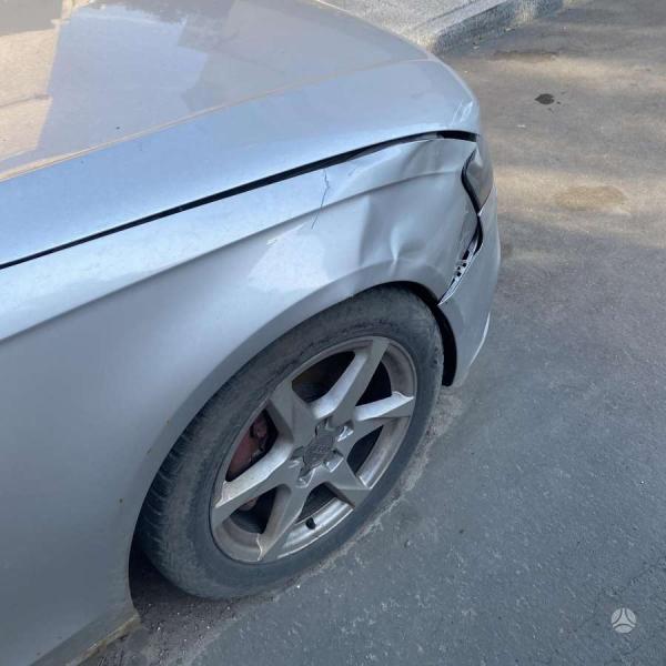 Pelēks Audi A4 2008 Viļņa, ar dzinēja tilpumu 2.70 L un nobraukumu 353 tūkst. km par 1400 €, foto 4 vietnē AUTOMOTO.COM.LV