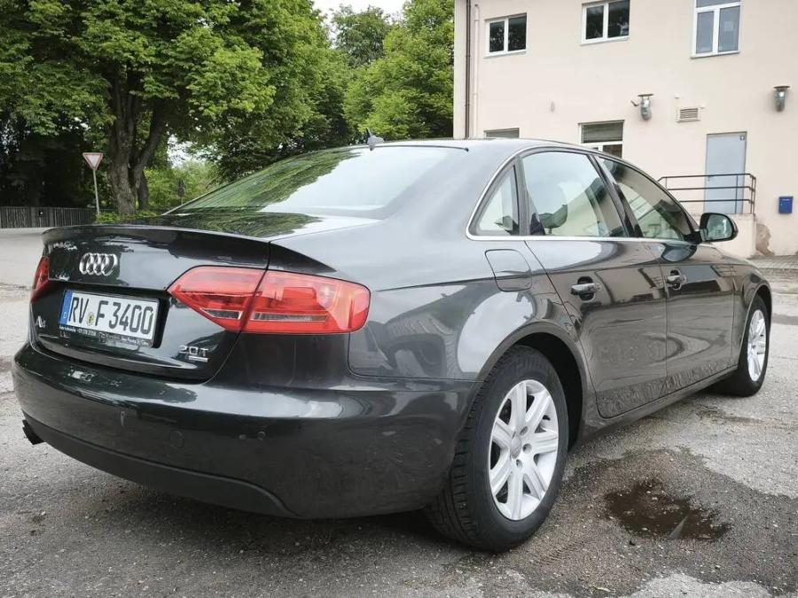 Pelēks Audi A4 2008 Cēsis, ar dzinēja tilpumu 2.00 L un nobraukumu 181 tūkst. km par 5950 €, foto 7 vietnē AUTOMOTO.COM.LV