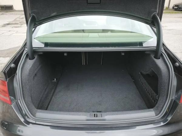 Grey Audi A4 2008 in Cesis, with an engine capacity of 2.00 L and mileage of 181 thousand km for 5950 €, photo 9 on AUTOMOTO.COM.LV