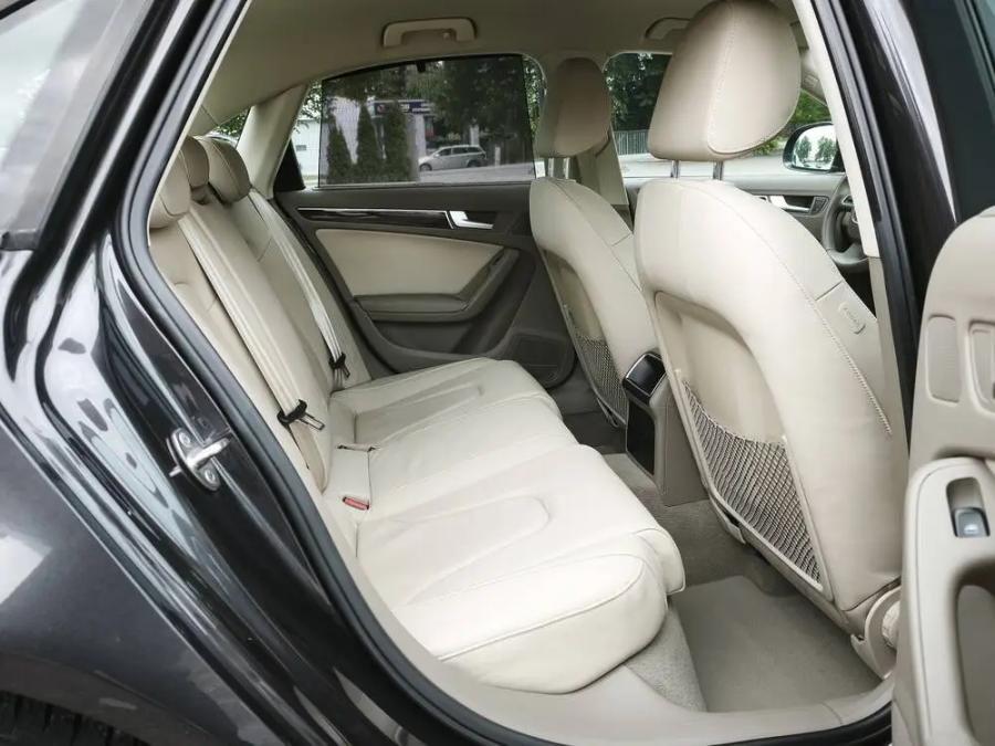 Pelēks Audi A4 2008 Cēsis, ar dzinēja tilpumu 2.00 L un nobraukumu 181 tūkst. km par 5950 €, foto 14 vietnē AUTOMOTO.COM.LV