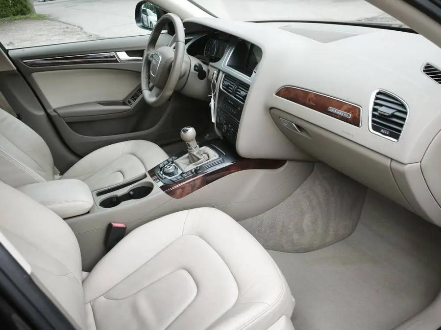 Pelēks Audi A4 2008 Cēsis, ar dzinēja tilpumu 2.00 L un nobraukumu 181 tūkst. km par 5950 €, foto 17 vietnē AUTOMOTO.COM.LV