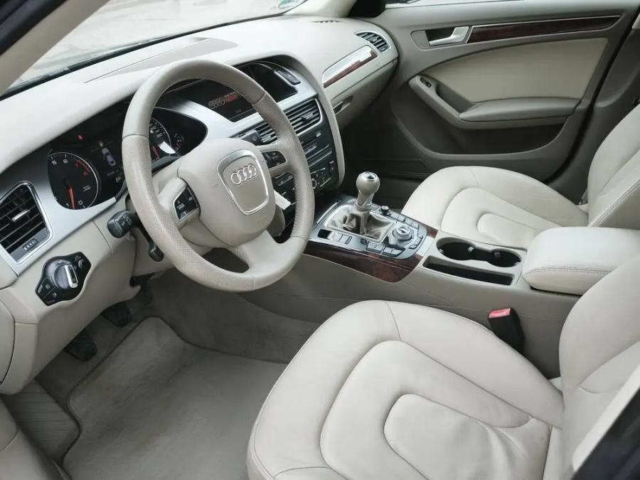 Pelēks Audi A4 2008 Cēsis, ar dzinēja tilpumu 2.00 L un nobraukumu 181 tūkst. km par 5950 €, foto 19 vietnē AUTOMOTO.COM.LV