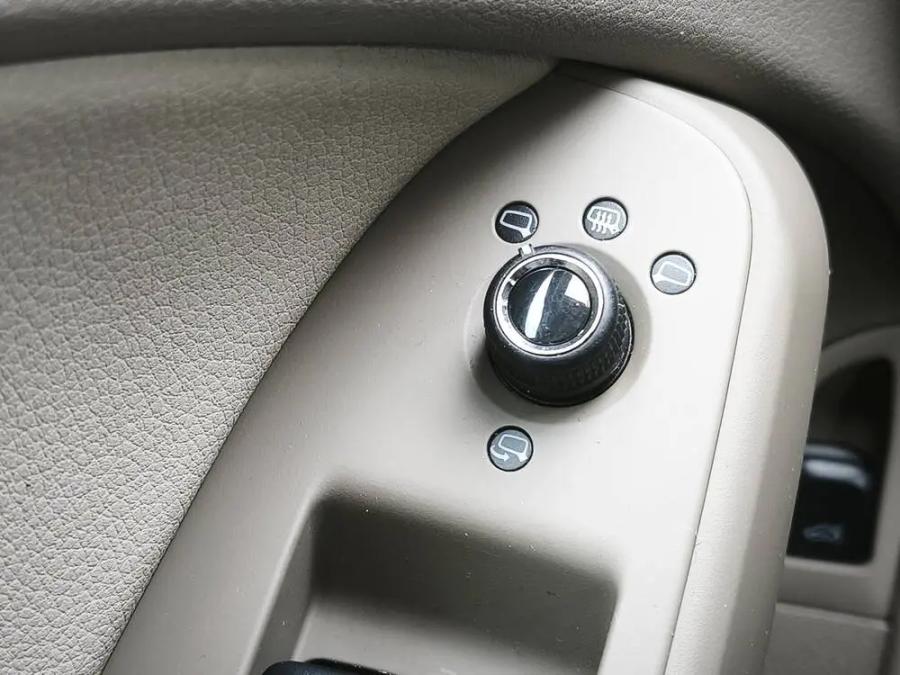 Pelēks Audi A4 2008 Cēsis, ar dzinēja tilpumu 2.00 L un nobraukumu 181 tūkst. km par 5950 €, foto 22 vietnē AUTOMOTO.COM.LV