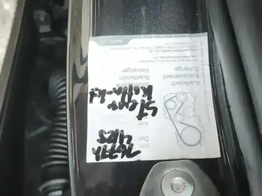 Pelēks Audi A4 2008 Cēsis, ar dzinēja tilpumu 2.00 L un nobraukumu 181 tūkst. km par 5950 €, foto 32 vietnē AUTOMOTO.COM.LV