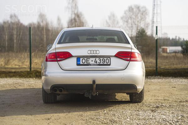 Pelēks Audi A4 2008 Rīga, ar dzinēja tilpumu 2.00 L un nobraukumu 448 tūkst. km par 5490 €, foto 5 vietnē AUTOMOTO.COM.LV