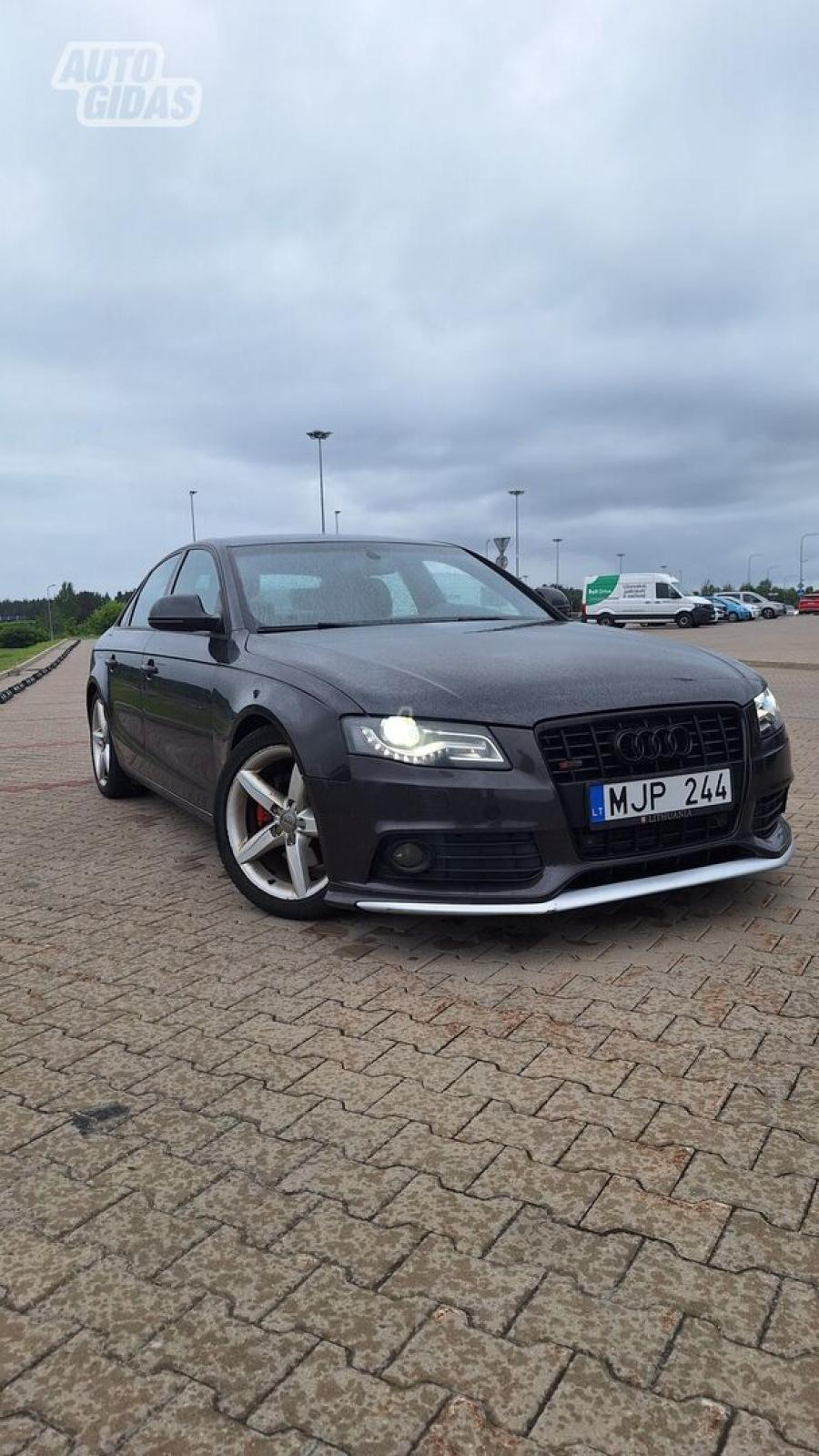 Grey Audi A4 2008 in Vilnius, with an engine capacity of 2.00 L and mileage of 270 thousand km for 4000 €, photo 1 on AUTOMOTO.COM.LV