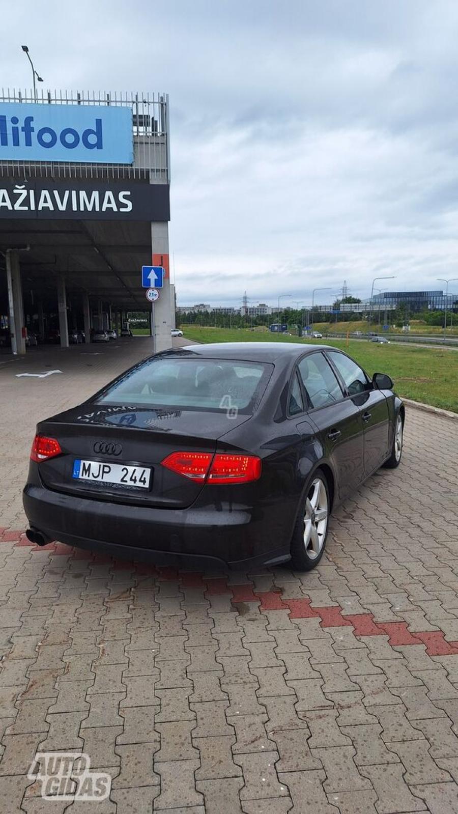 Grey Audi A4 2008 in Vilnius, with an engine capacity of 2.00 L and mileage of 270 thousand km for 4000 €, photo 6 on AUTOMOTO.COM.LV