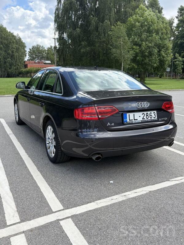 Pelēks Audi A4 2008 Rīga, ar dzinēja tilpumu 2.70 L un nobraukumu 302 tūkst. km par 3700 €, foto 3 vietnē AUTOMOTO.COM.LV