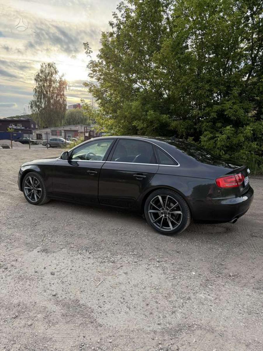 Grey Audi A4 2008 in Kaunas, with an engine capacity of 2.70 L and mileage of 297 thousand km for 5500 €, photo 7 on AUTOMOTO.COM.LV