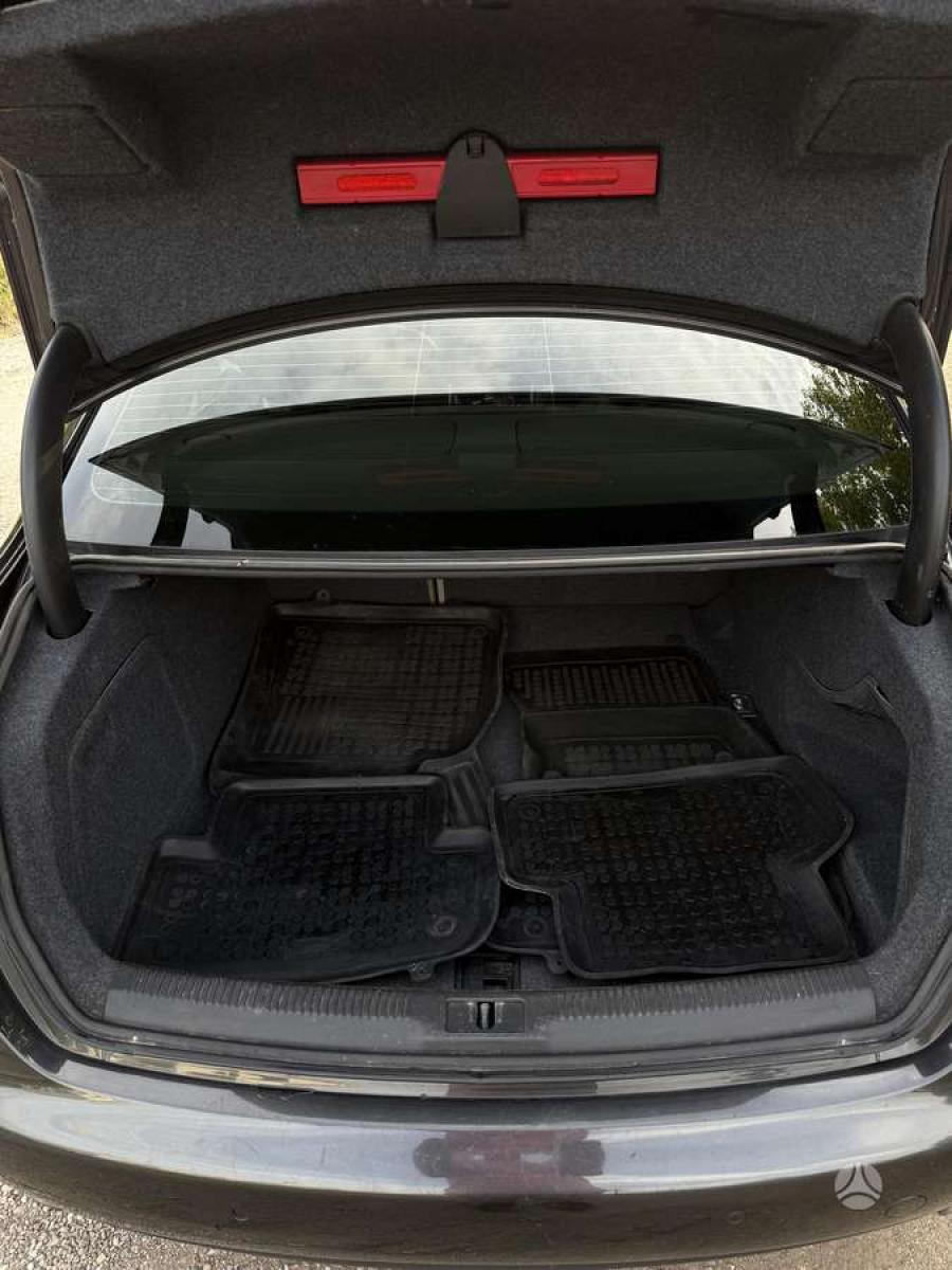 Grey Audi A4 2008 in Kaunas, with an engine capacity of 2.70 L and mileage of 297 thousand km for 5500 €, photo 8 on AUTOMOTO.COM.LV