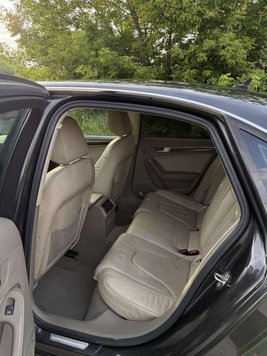Grey Audi A4 2008 in Kaunas, with an engine capacity of 2.70 L and mileage of 297 thousand km for 5500 €, photo 10 on AUTOMOTO.COM.LV