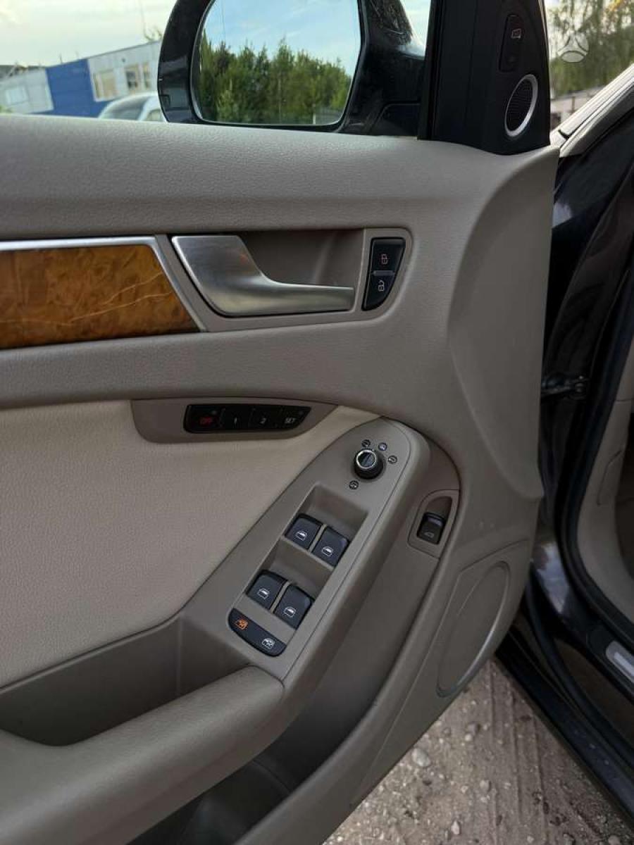 Grey Audi A4 2008 in Kaunas, with an engine capacity of 2.70 L and mileage of 297 thousand km for 5500 €, photo 13 on AUTOMOTO.COM.LV