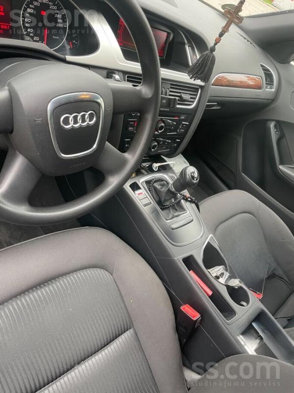Pelēks Audi A4 2008 Rīga, ar dzinēja tilpumu 1.80 L un nobraukumu 165 tūkst. km par 3700 €, foto 3 vietnē AUTOMOTO.COM.LV