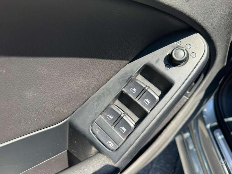 Grey Audi A4 2008 in Vilnius, with an engine capacity of 2.70 L and mileage of 366 thousand km for 3900 €, photo 13 on AUTOMOTO.COM.LV