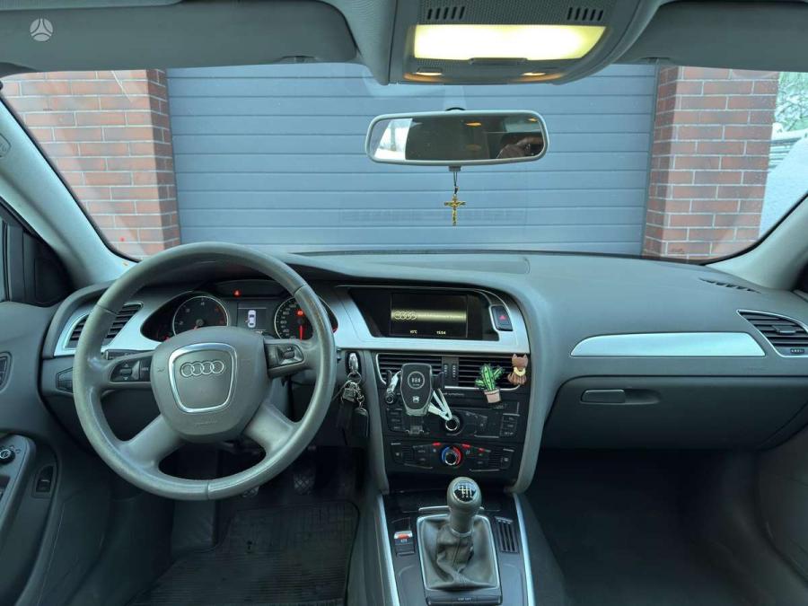 Pelēks Audi A4 2009 Kauņa, ar dzinēja tilpumu 1.97 L un nobraukumu 291 tūkst. km par 4500 €, foto 17 vietnē AUTOMOTO.COM.LV