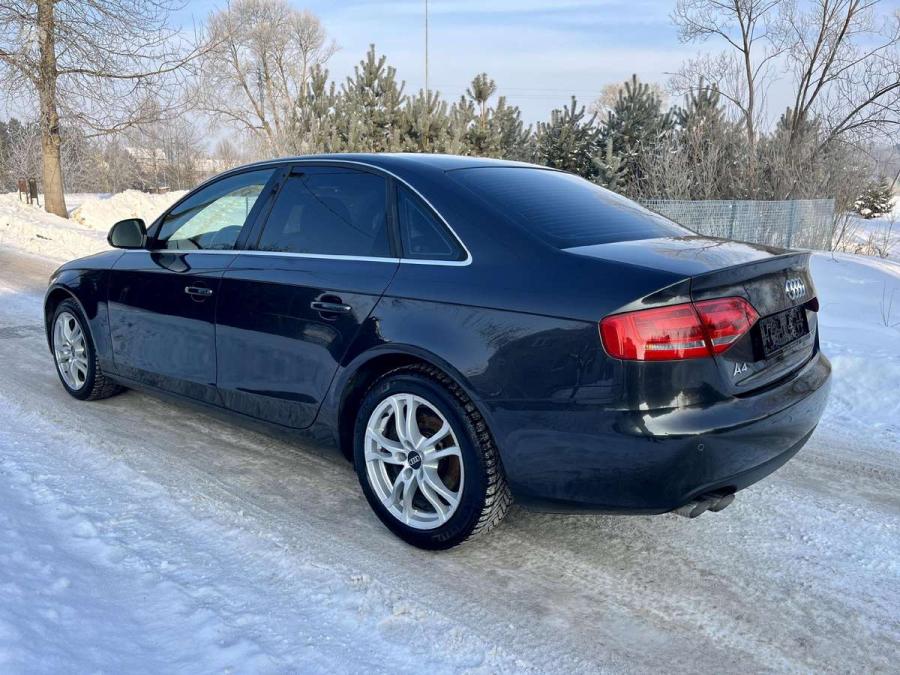Grey Audi A4 2009 in Kaunas, with an engine capacity of 2.00 L and mileage of 268 thousand km for 4650 €, photo 4 on AUTOMOTO.COM.LV