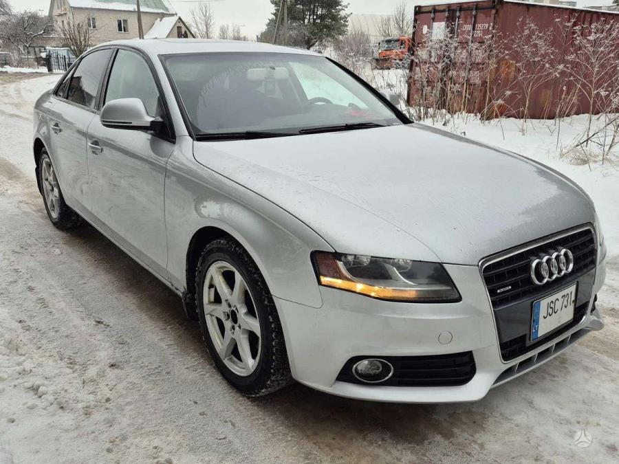Pelēks Audi A4 2009 Viļņa, ar dzinēja tilpumu 1.98 L un nobraukumu 380 tūkst. km par 3750 €, foto 1 vietnē AUTOMOTO.COM.LV