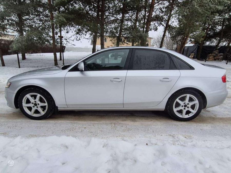 Pelēks Audi A4 2009 Viļņa, ar dzinēja tilpumu 1.98 L un nobraukumu 380 tūkst. km par 3750 €, foto 4 vietnē AUTOMOTO.COM.LV