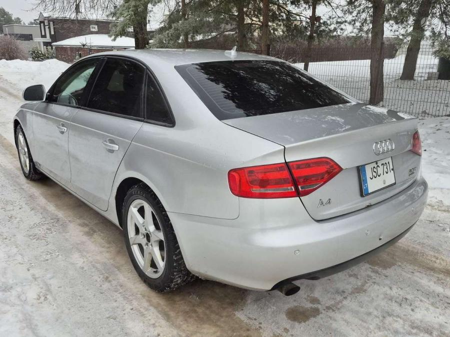 Pelēks Audi A4 2009 Viļņa, ar dzinēja tilpumu 1.98 L un nobraukumu 380 tūkst. km par 3750 €, foto 5 vietnē AUTOMOTO.COM.LV