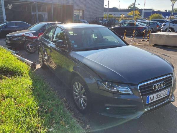 Pelēks Audi A4 2009 Kėdainiai, ar dzinēja tilpumu 1.97 L un nobraukumu 224 tūkst. km par 3950 €, foto 2 vietnē AUTOMOTO.COM.LV