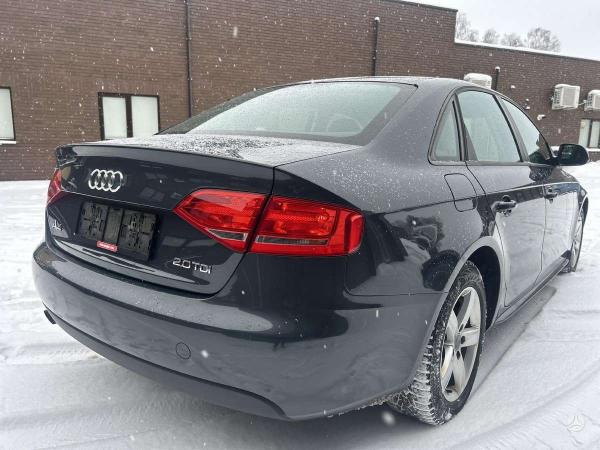 Pelēks Audi A4 2009 Kaišiadorys, ar dzinēja tilpumu 1.97 L un nobraukumu 258 tūkst. km par 5650 €, foto 8 vietnē AUTOMOTO.COM.LV
