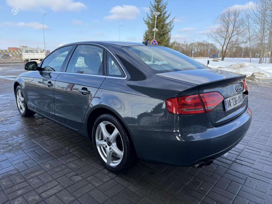 Grey Audi A4 2009 in Taurage, with an engine capacity of 1.98 L and mileage of 203 thousand km for 4900 €, photo 4 on AUTOMOTO.COM.LV