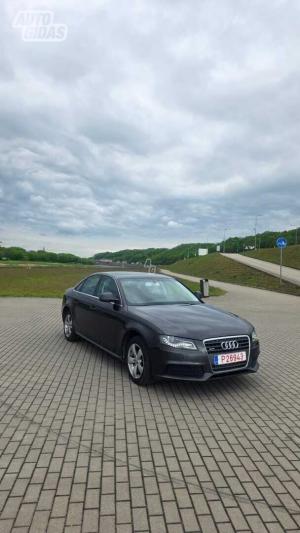 Pelēks Audi A4 2009 Kauņa, ar dzinēja tilpumu 2.00 L un nobraukumu 330 tūkst. km par 4450 €, foto  vietnē AUTOMOTO.COM.LV