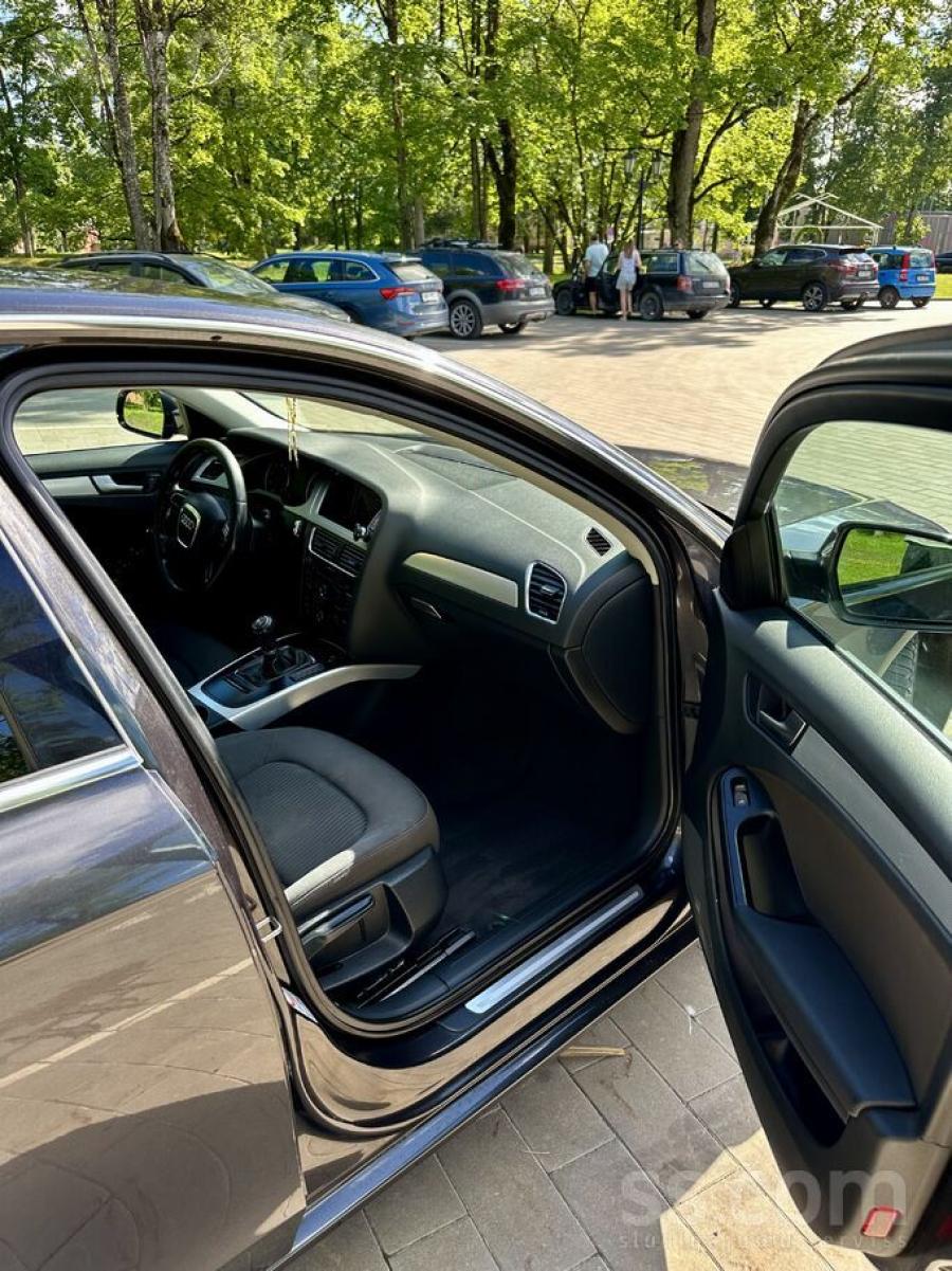 Grey Audi A4 2009 in Riga, with an engine capacity of 1.80 L and mileage of 340 thousand km for 5200 €, photo 4 on AUTOMOTO.COM.LV