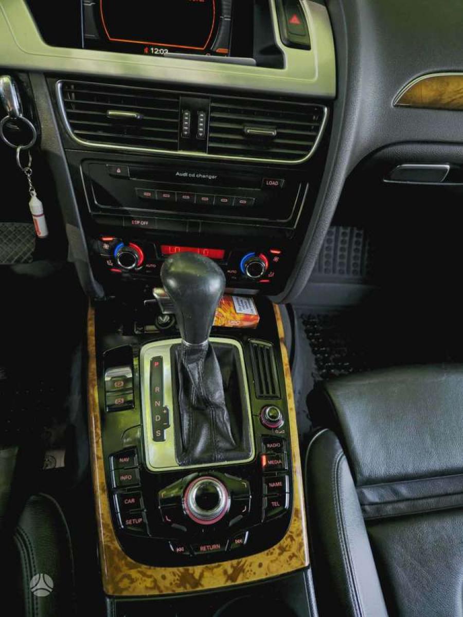 Grey Audi A4 2009 in Trakai, with an engine capacity of 2.70 L and mileage of 375 thousand km for 4500 €, photo 15 on AUTOMOTO.COM.LV