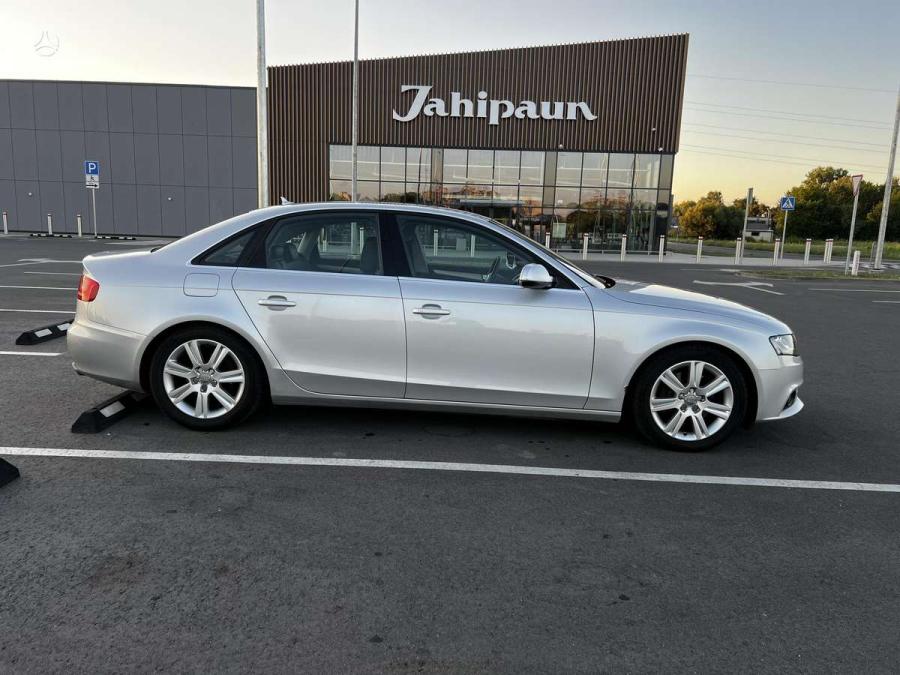 Grey Audi A4 2009 in Kaunas, with an engine capacity of 2.70 L and mileage of 273 thousand km for 5150 €, photo 5 on AUTOMOTO.COM.LV