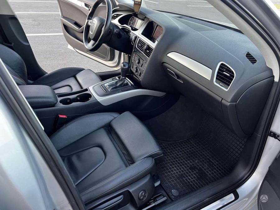 Grey Audi A4 2009 in Kaunas, with an engine capacity of 2.70 L and mileage of 273 thousand km for 5150 €, photo 13 on AUTOMOTO.COM.LV
