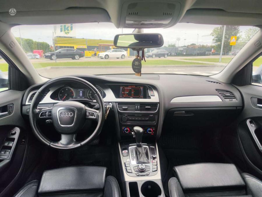 Pelēks Audi A4 2009 Kauņa, ar dzinēja tilpumu 1.97 L un nobraukumu 340 tūkst. km par 2800 €, foto 3 vietnē AUTOMOTO.COM.LV