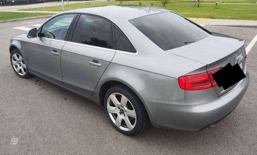 Pelēks Audi A4 2009 Kauņa, ar dzinēja tilpumu 1.97 L un nobraukumu 340 tūkst. km par 2800 €, foto 5 vietnē AUTOMOTO.COM.LV