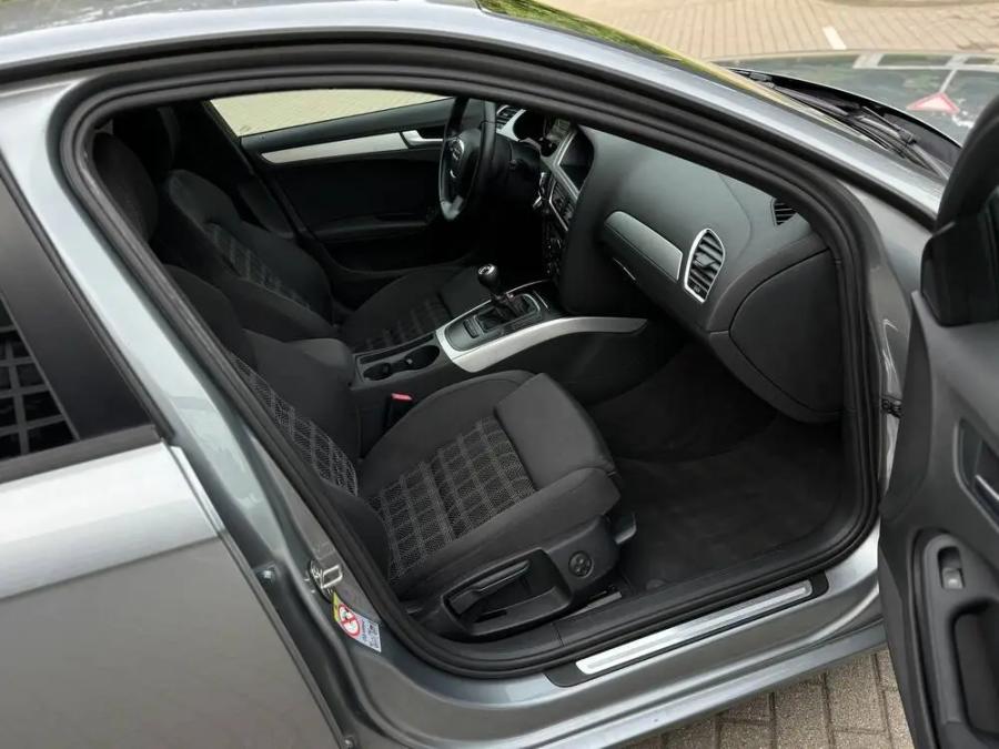 Pelēks Audi A4 2009 Jūrmala, ar dzinēja tilpumu 1.80 L un nobraukumu 168 tūkst. km par 5900 €, foto 11 vietnē AUTOMOTO.COM.LV