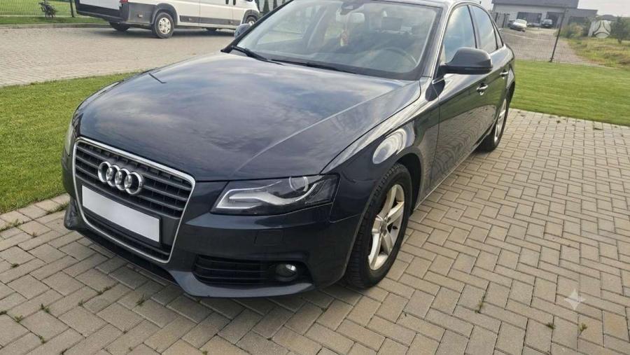 Grey Audi A4 2009 in Kaunas, with an engine capacity of 1.98 L and mileage of 244 thousand km for 3500 €, photo 1 on AUTOMOTO.COM.LV