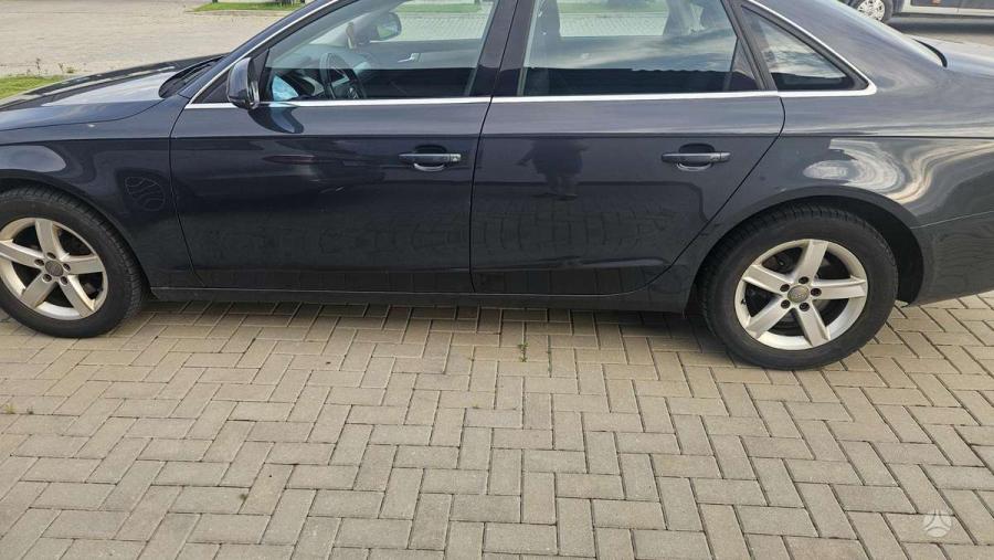 Grey Audi A4 2009 in Kaunas, with an engine capacity of 1.98 L and mileage of 244 thousand km for 3500 €, photo 4 on AUTOMOTO.COM.LV