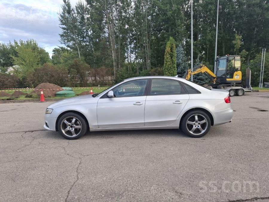 Pelēks Audi A4 2009 Rīga, ar dzinēja tilpumu 2.00 L un nobraukumu 242 tūkst. km par 4800 €, foto 4 vietnē AUTOMOTO.COM.LV
