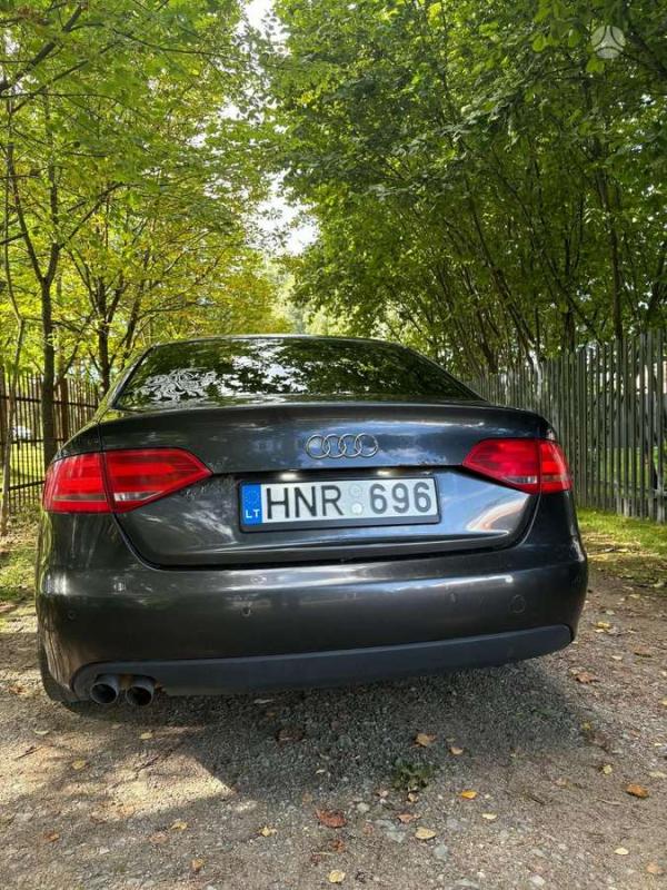 Grey Audi A4 2009 in Kaunas, with an engine capacity of 1.97 L and mileage of 430 thousand km for 3500 €, photo 4 on AUTOMOTO.COM.LV