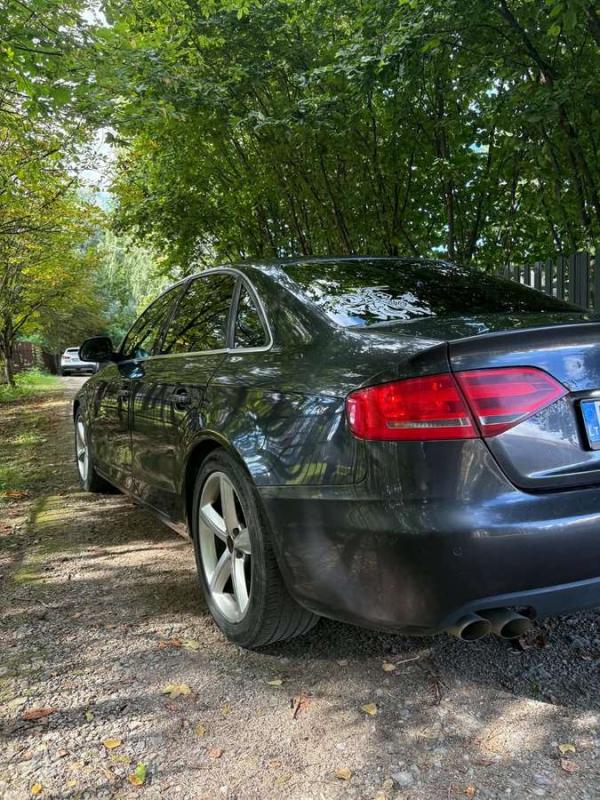 Grey Audi A4 2009 in Kaunas, with an engine capacity of 1.97 L and mileage of 430 thousand km for 3500 €, photo 6 on AUTOMOTO.COM.LV