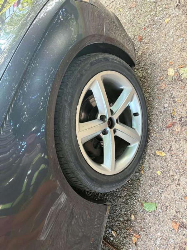 Grey Audi A4 2009 in Kaunas, with an engine capacity of 1.97 L and mileage of 430 thousand km for 3500 €, photo 9 on AUTOMOTO.COM.LV