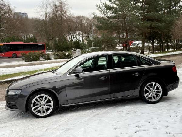 Grey Audi A4 2010 in Vilnius, with an engine capacity of 2.00 L and mileage of 287 thousand km for 5000 €, photo 7 on AUTOMOTO.COM.LV